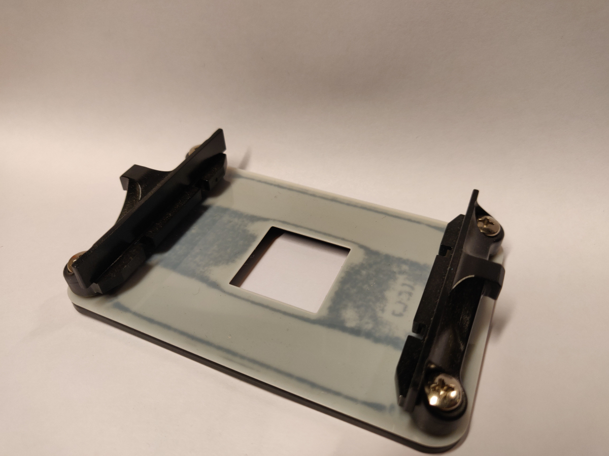 AMD AM4 CPU Bracket m. Bagplade - Monteringssæt - BWS Computers ApS